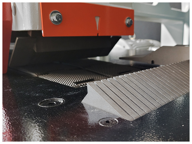 Not All Straight-Line Ripsaws Are Created Equal – Wood Industry