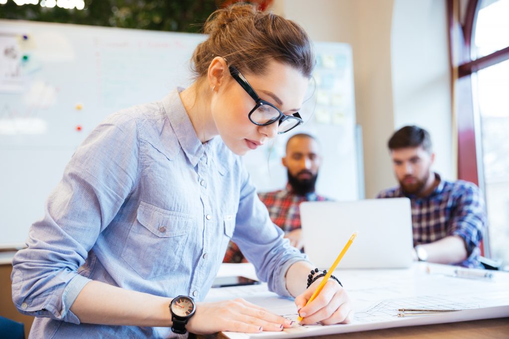 Un diplôme de troisième cycle gagnent des salaires plus élevés – Wood ...