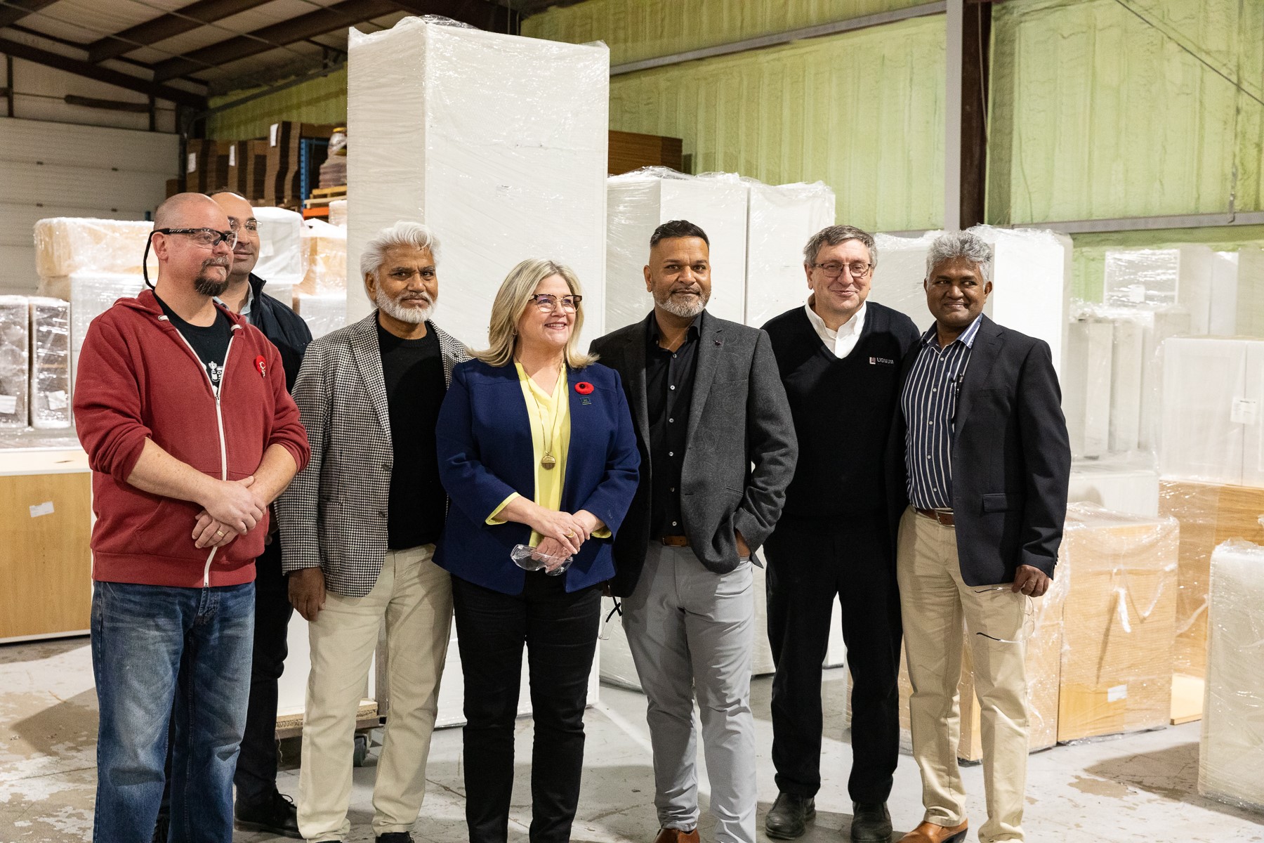 Visite du maire de Hamilton à l’usine Mobel : coup de pouce aux ...